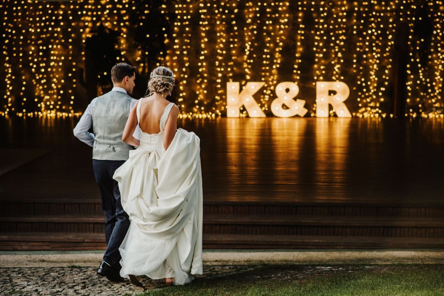Giant Letters – DYI Weddings